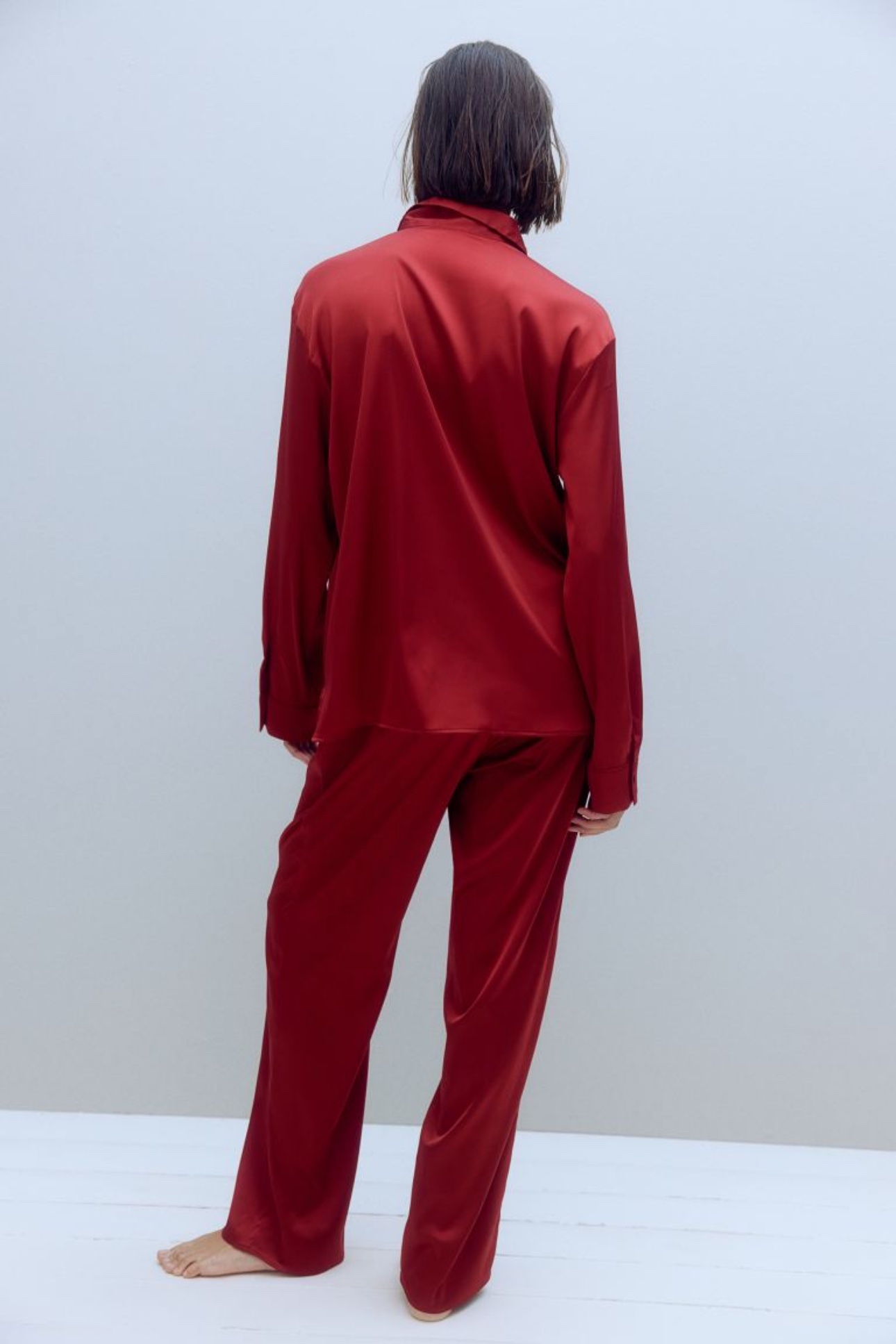 Pyjama boutonné en satin - rouge foncé - Grâce à vous